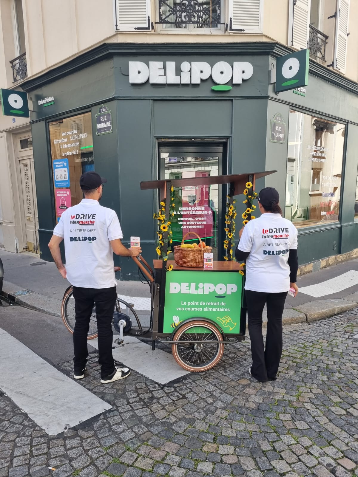 Delipop donne la banane aux parisiens ! | Vitamine CC